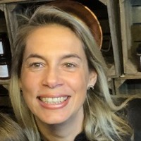 Mélanie - Responsable Commerciale chez Ceresia - Industrie ...